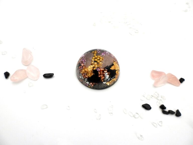 Demi sphère orgonite shungite et quartz rose | Les Orgonites
